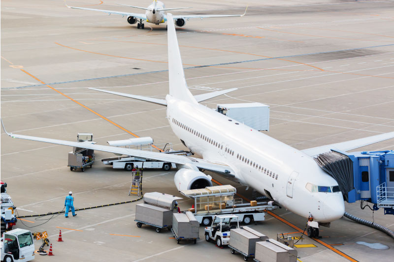 GSE & Staff Tracking in Airport: RTLS for Aviation | Litum